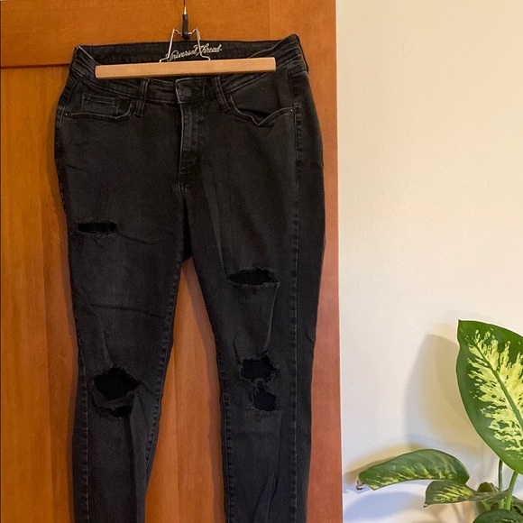 Universal Thread | Jeans | Universal Thread Black Distressed Womens ...